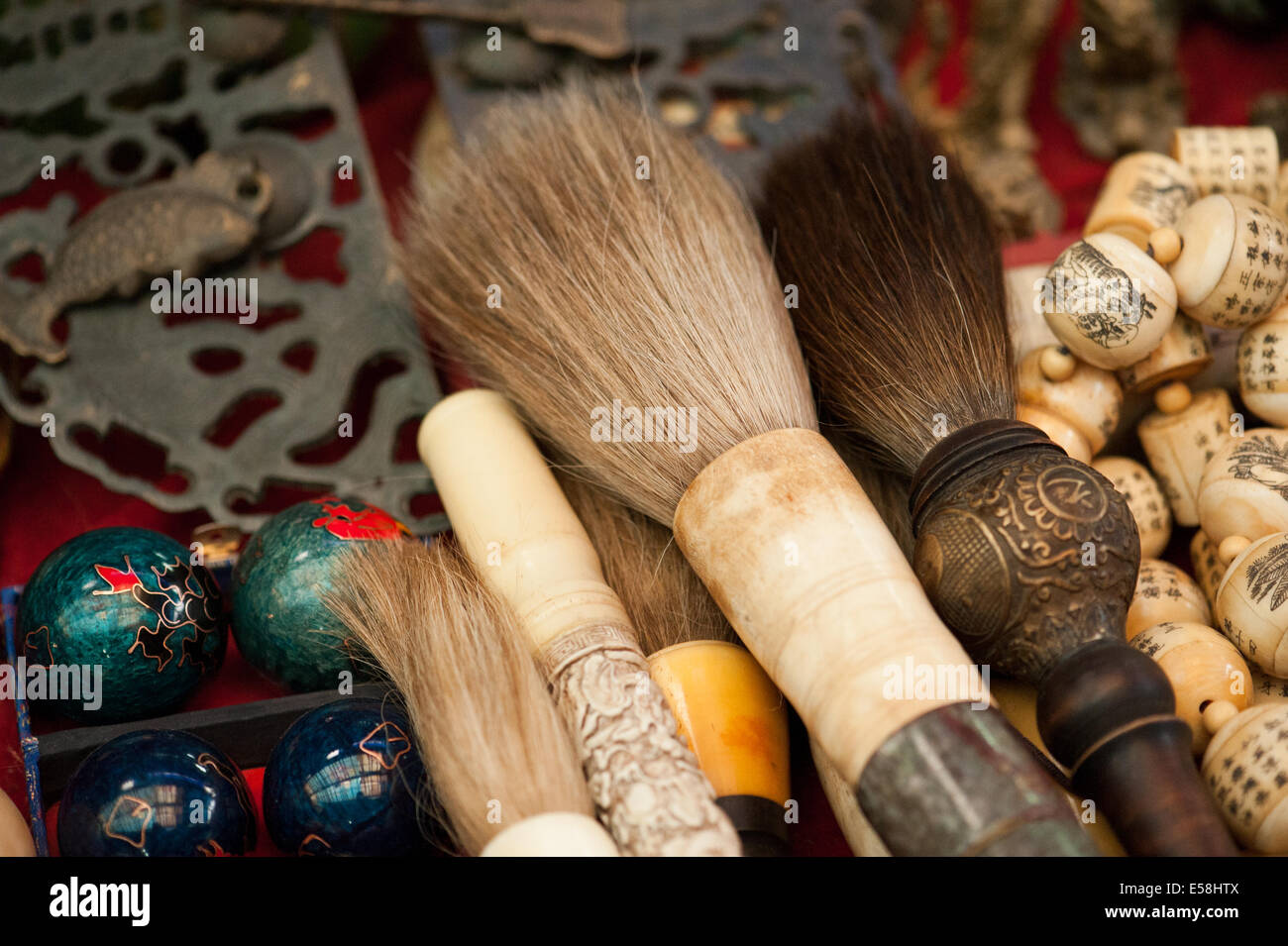 Traditional Calligraphy Tools Stock Photos & Traditional Calligraphy ...