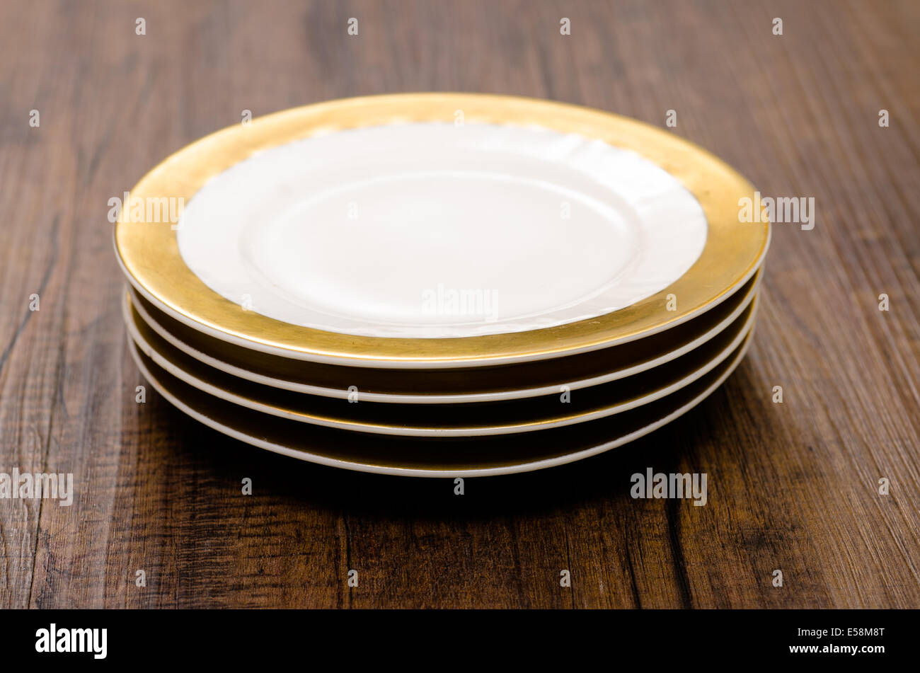 Gold edge plates hi-res stock photography and images - Alamy
