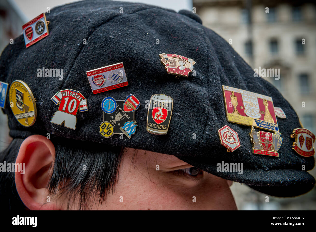 Arsenal fans hi-res stock photography and images - Alamy