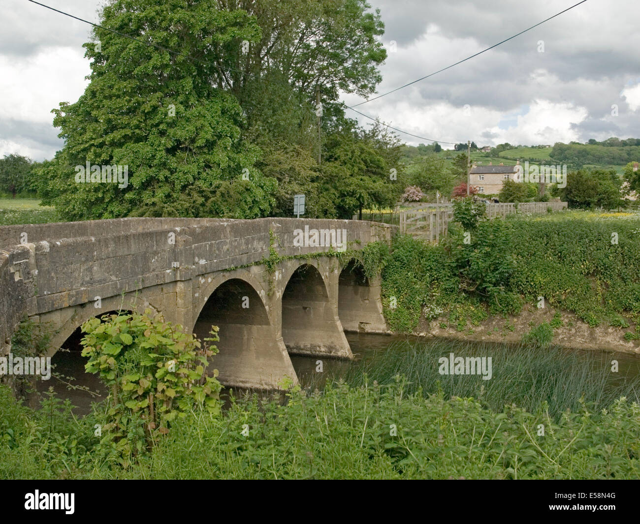 Reybridge Wiltshire River Avon very low water Stock Photo - Alamy