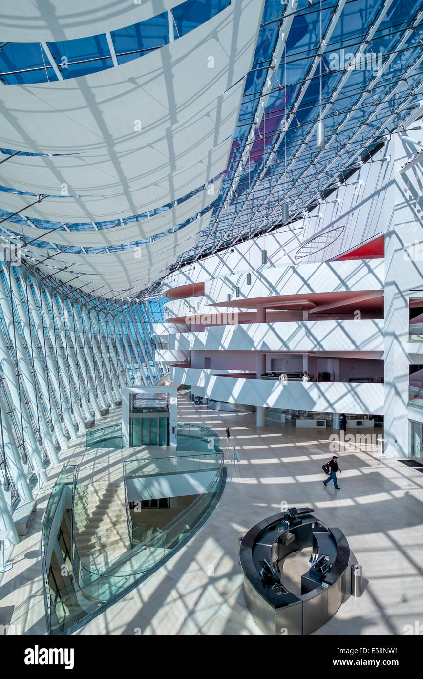 Architectural Interior image of the Kauffman Center for the Performing ...