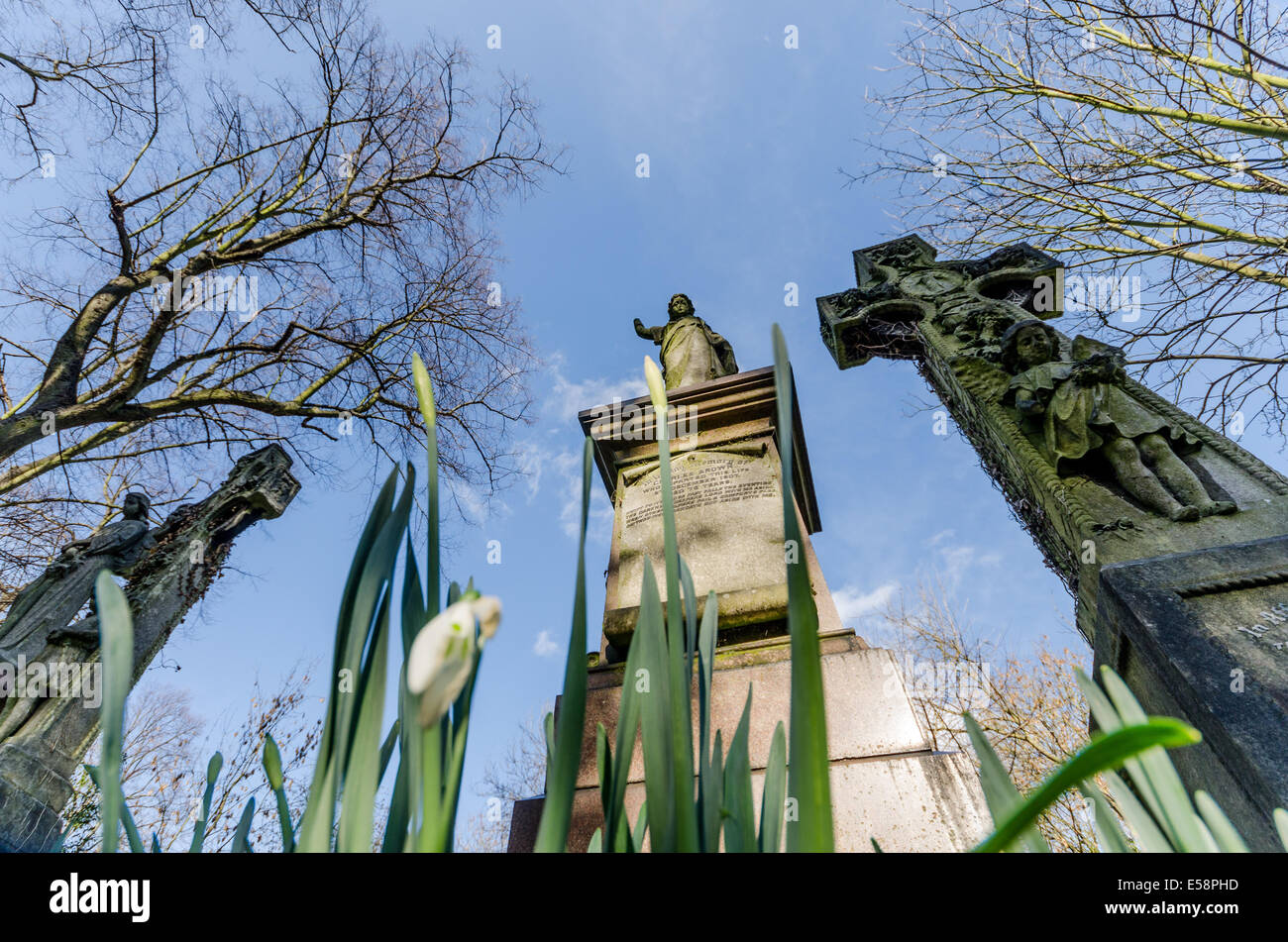Tower Hamlets cemetery in East End of London Stock Photo - Alamy