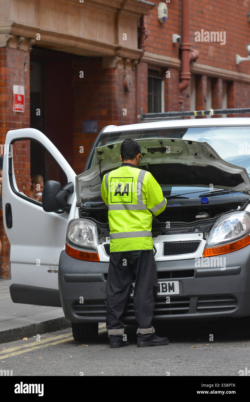 Break down van hi-res stock photography and images - Alamy