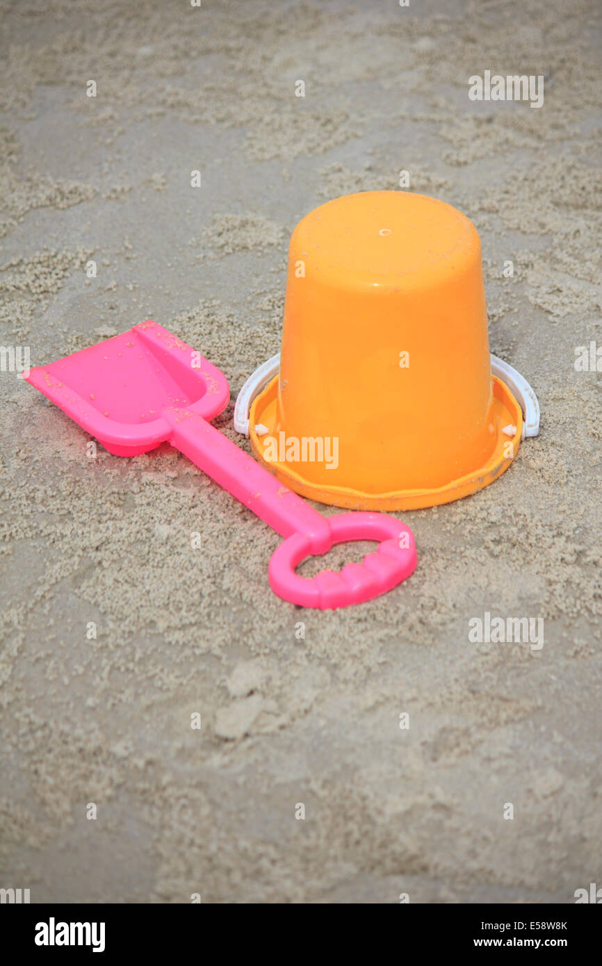 Childs spades hi-res stock photography and images - Alamy