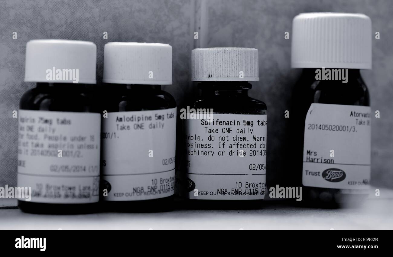 Prescription bottles hi-res stock photography and images - Alamy