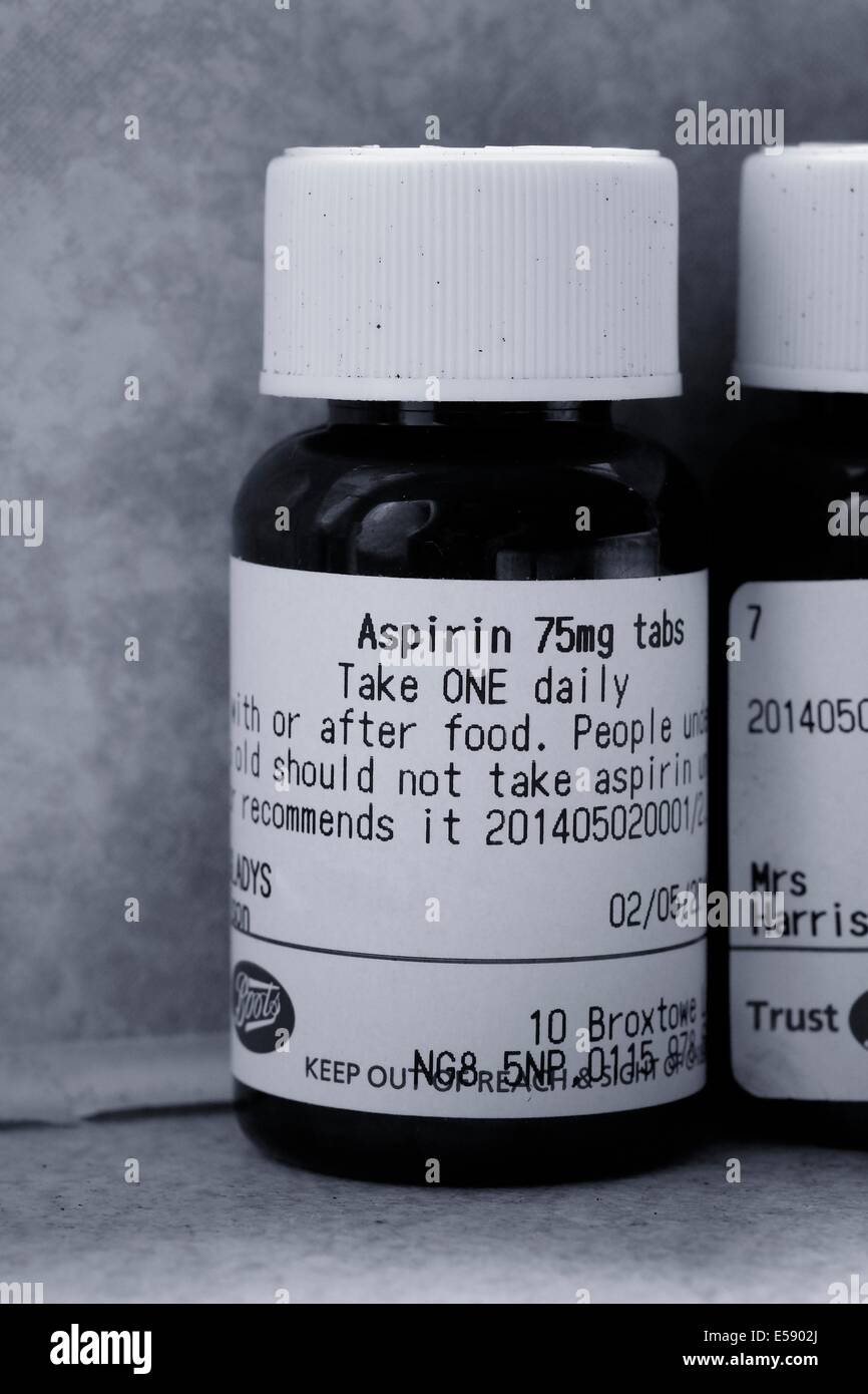 Low dose aspirin hi-res stock photography and images - Alamy