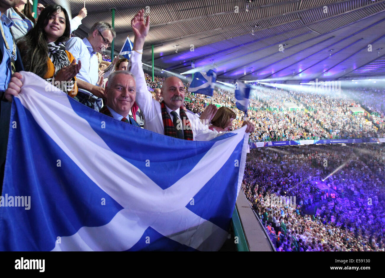 Commonwealth games spectators hi-res stock photography and images - Alamy