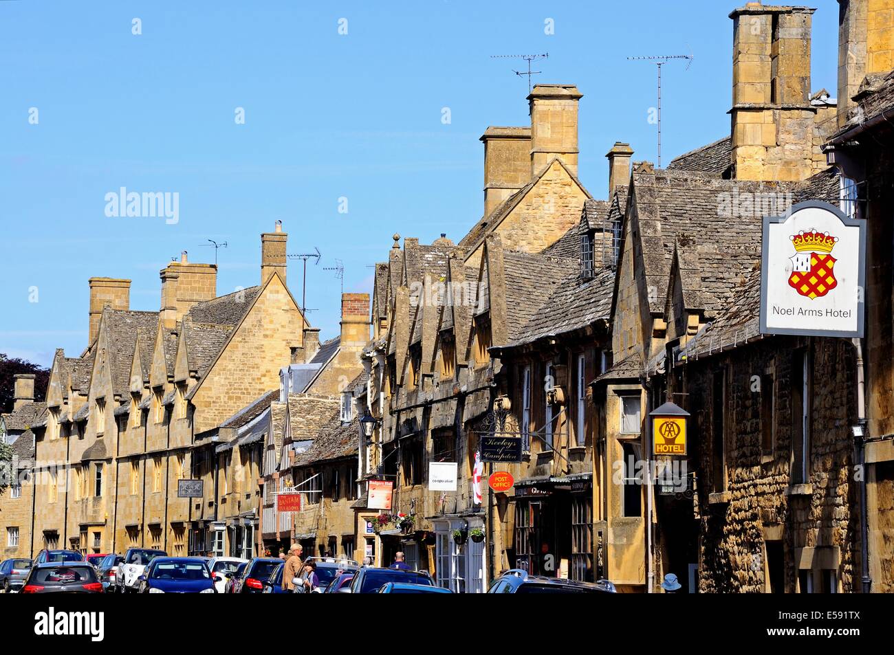 View of the shops and hotels along High Street, Chipping Campden, The ...