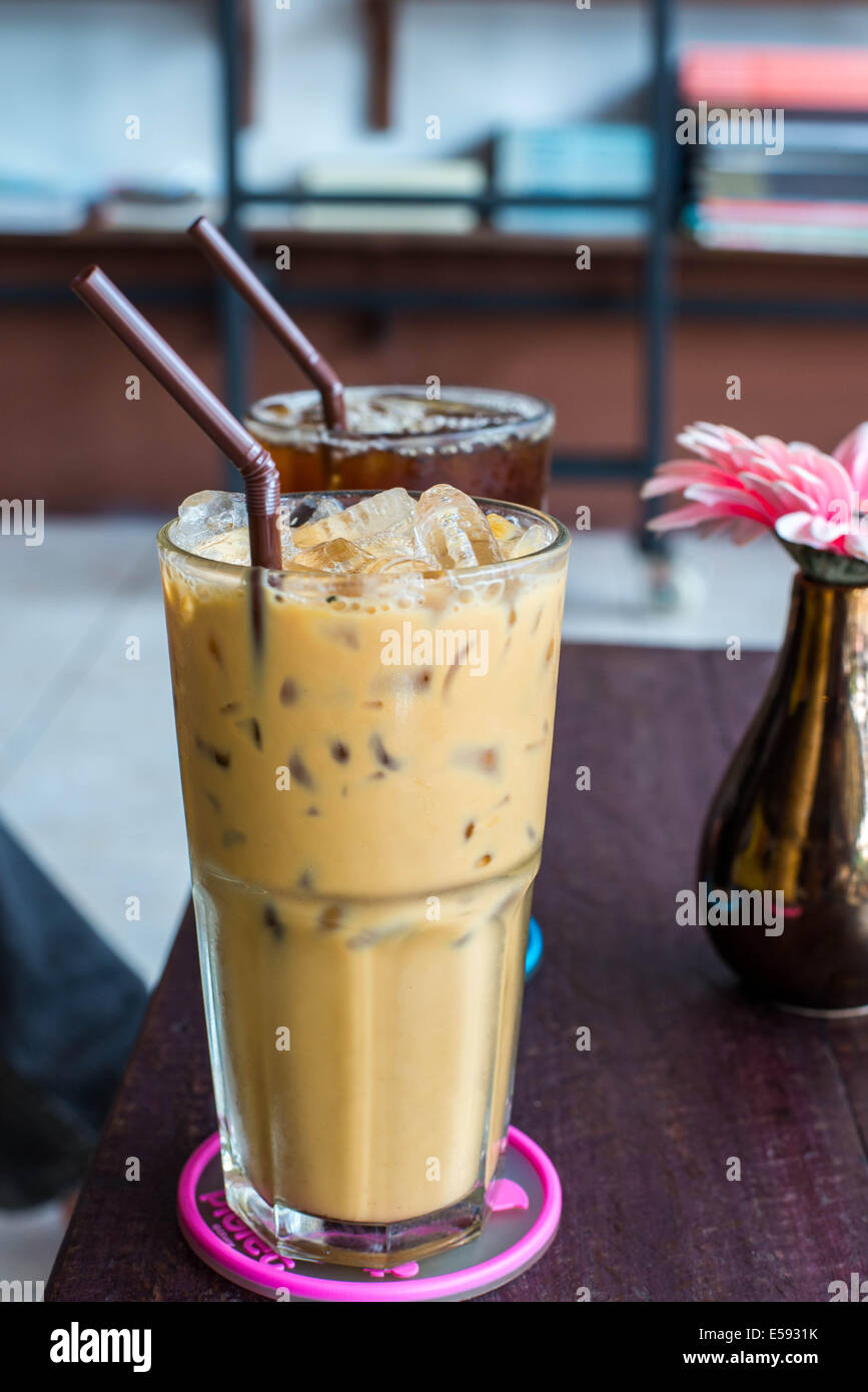 Cafe ice coffee hi-res stock photography and images - Alamy