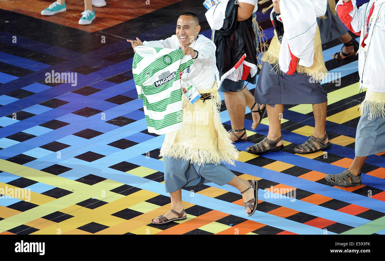 LOMALITO MOALA WITH CELTIC SHI TONGA CELTIC PARK GLASGOW SCOTLAND 23 ...