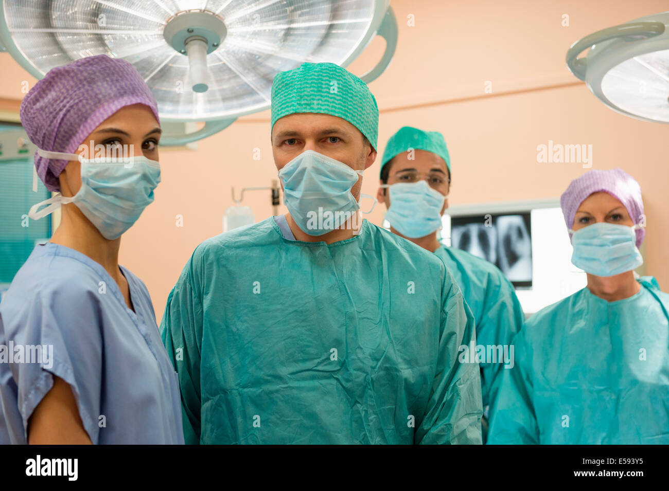 Healthcare professionals in operating hi-res stock photography and ...