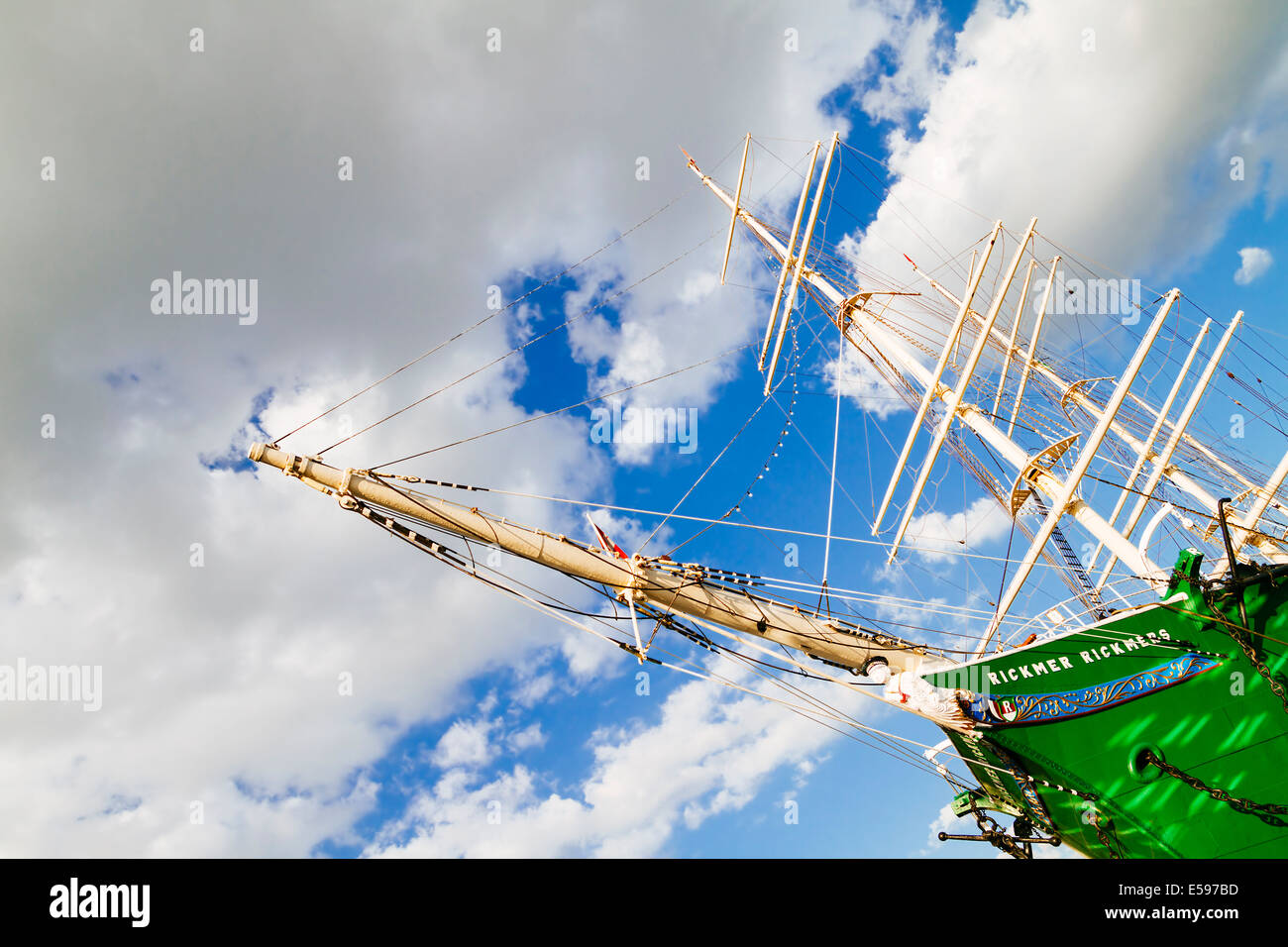 Germany, Hamburg, Sailing ship Rickmer Rickmers, Ship's bow with ...