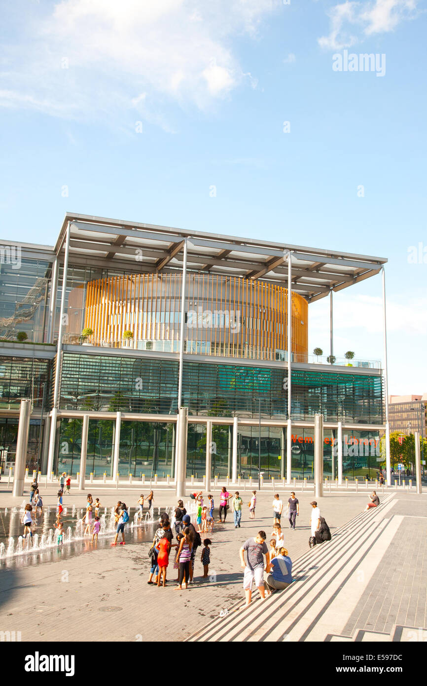 Wembley library london uk hi-res stock photography and images - Alamy