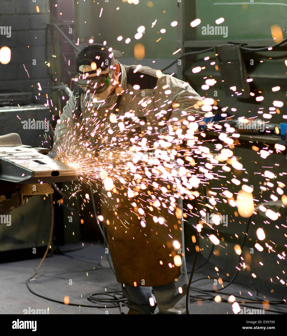 Deburring hi-res stock photography and images - Alamy