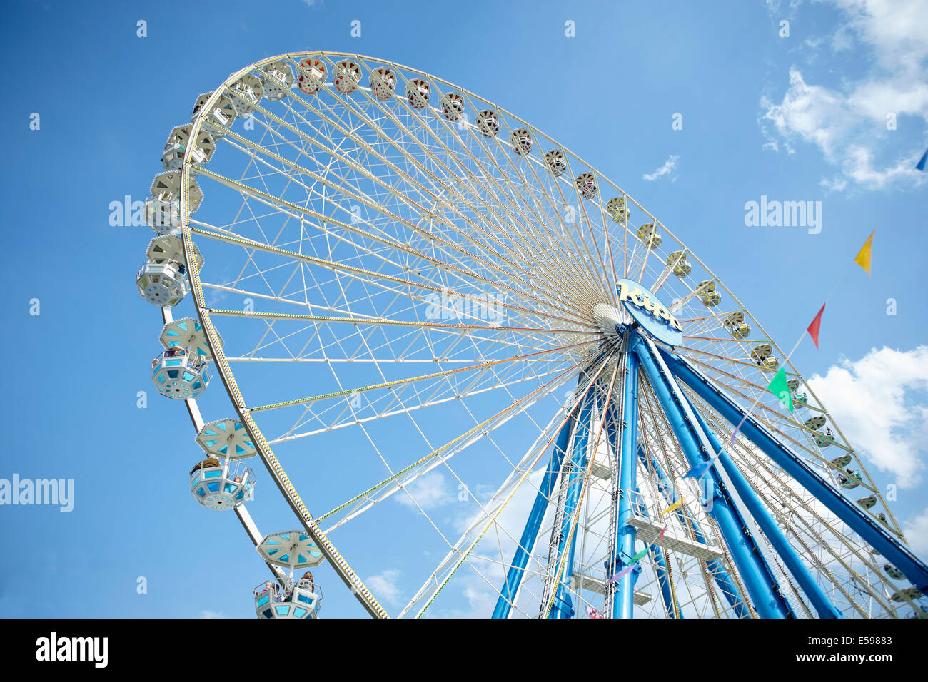 Funfair space hi-res stock photography and images - Alamy