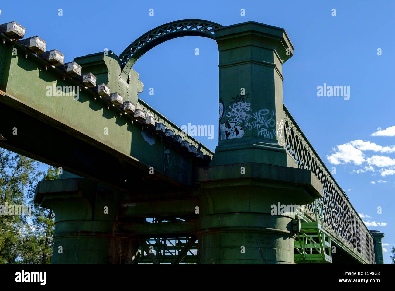 Railway bridge in Tamworth, NSW Stock Photo - Alamy