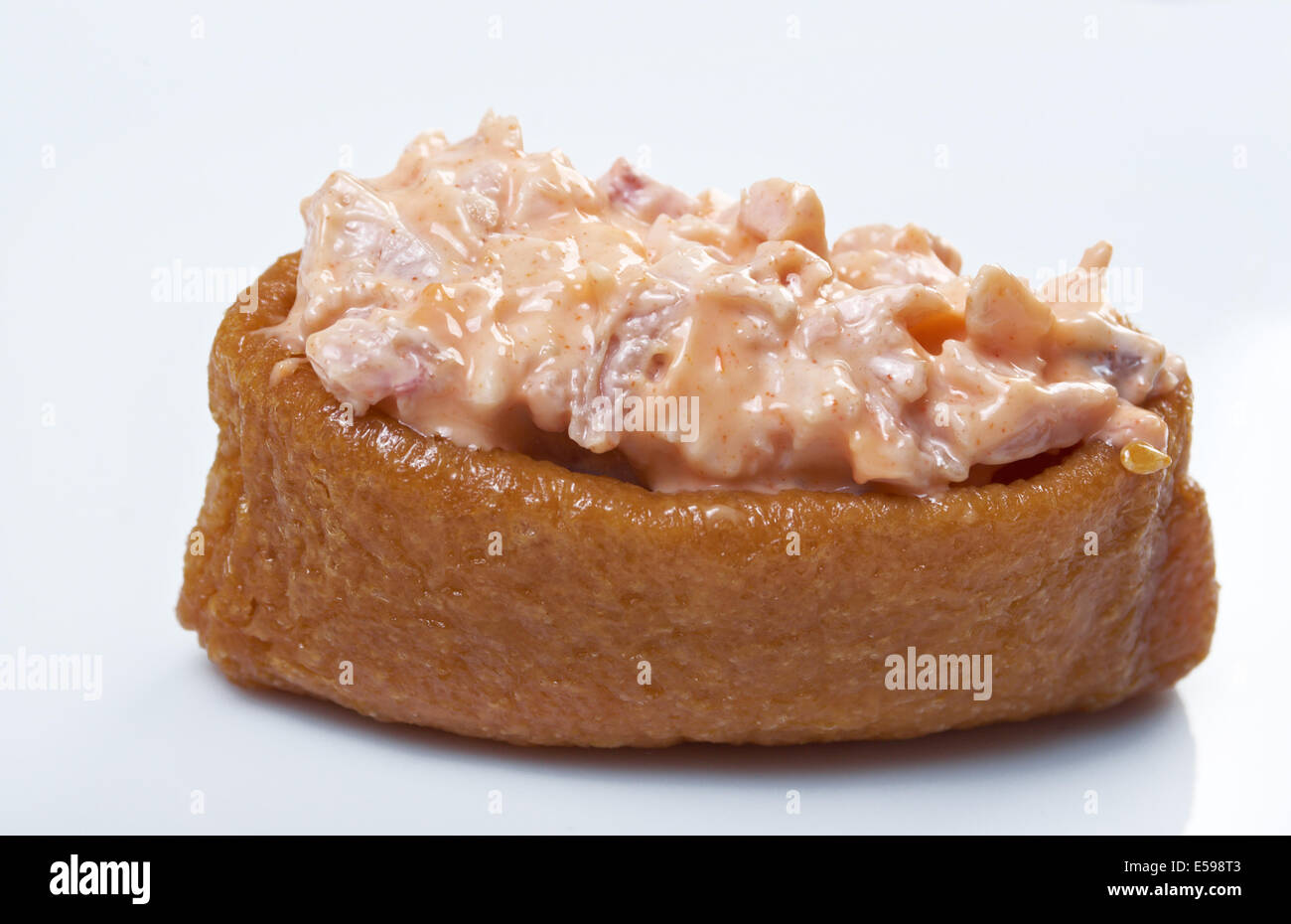 Inari sushi crab roe tobiko hi-res stock photography and images - Alamy