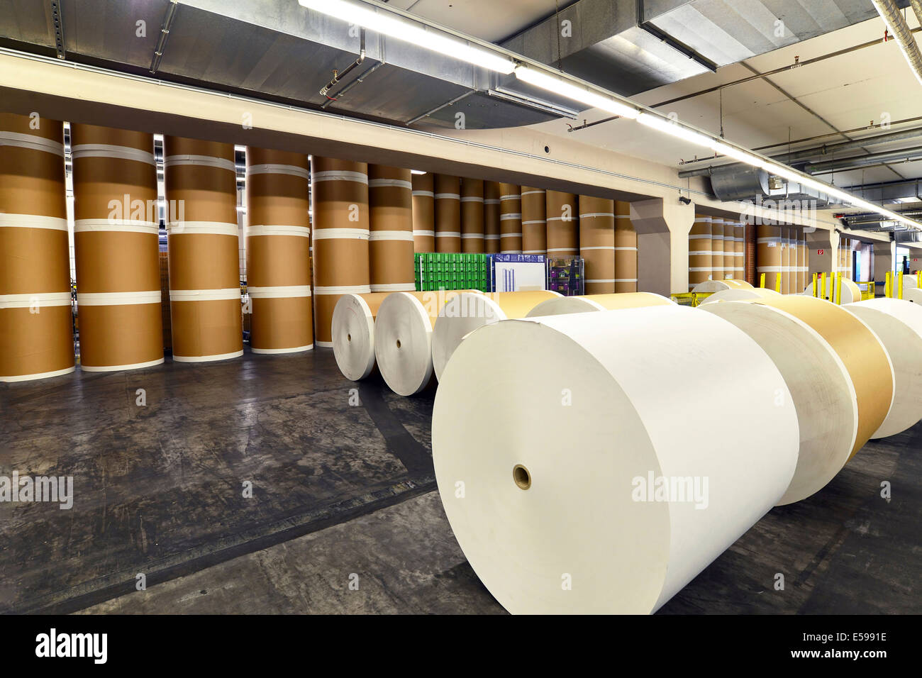 Large paper rolls hi-res stock photography and images - Alamy
