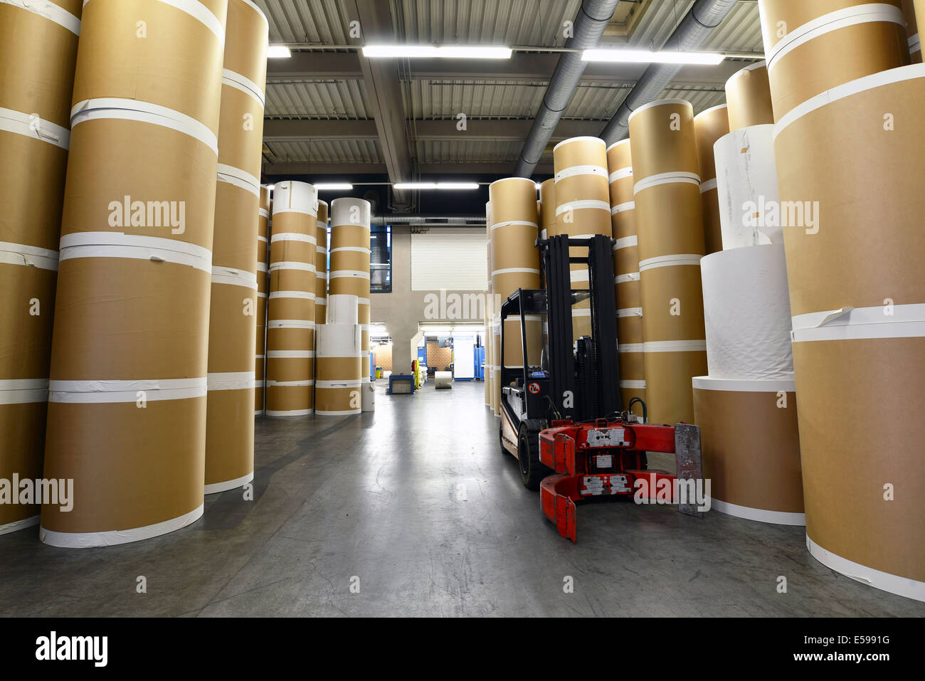 Large paper rolls hi-res stock photography and images - Alamy
