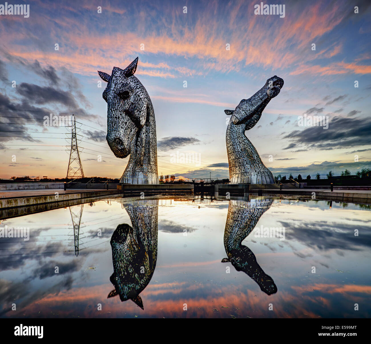 Kelpies sunset hi-res stock photography and images - Alamy
