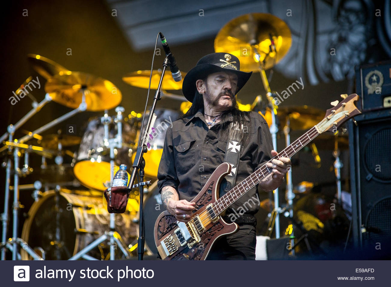 Rickenbacker Bass High Resolution Stock Photography and Images - Alamy