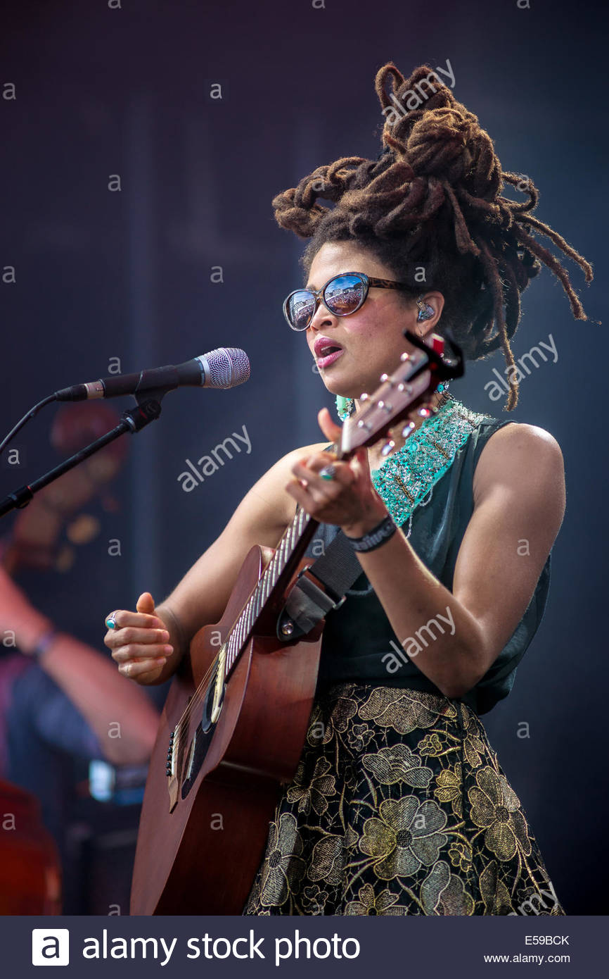 Valerie June High Resolution Stock Photography and Images - Alamy