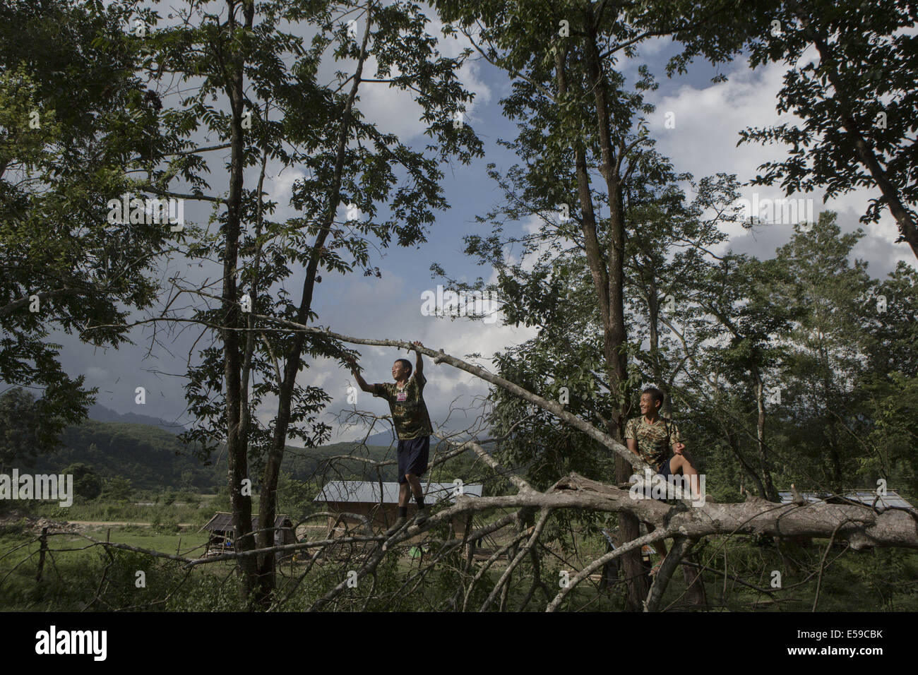 Kachin independence army hi-res stock photography and images - Alamy