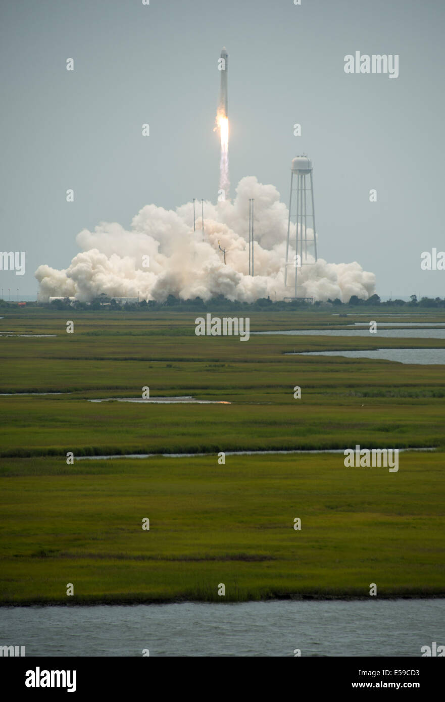 The Antares rocket launches from NASA's Wallops Flight Facility ...