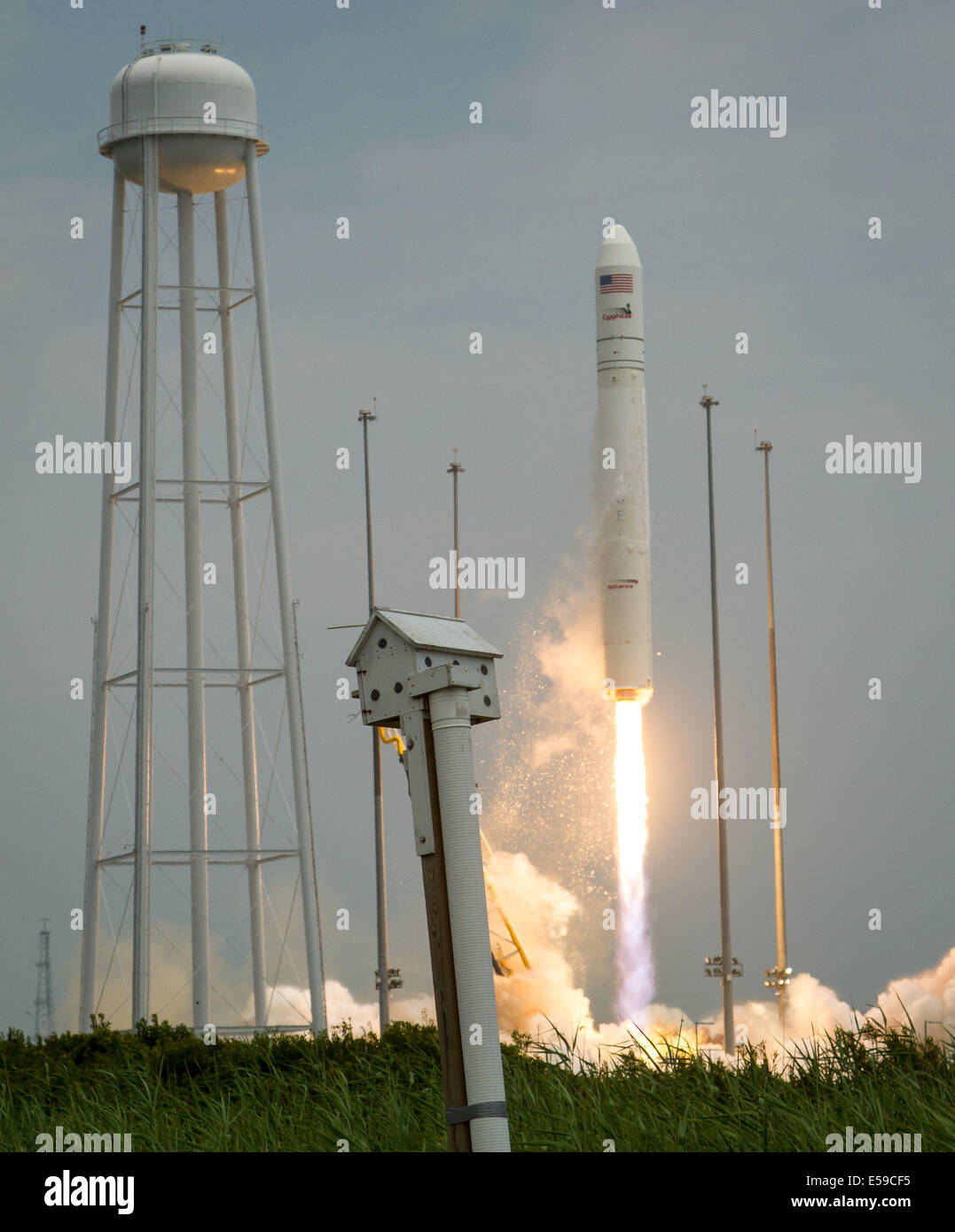 Virginia rocket launch hi-res stock photography and images - Alamy