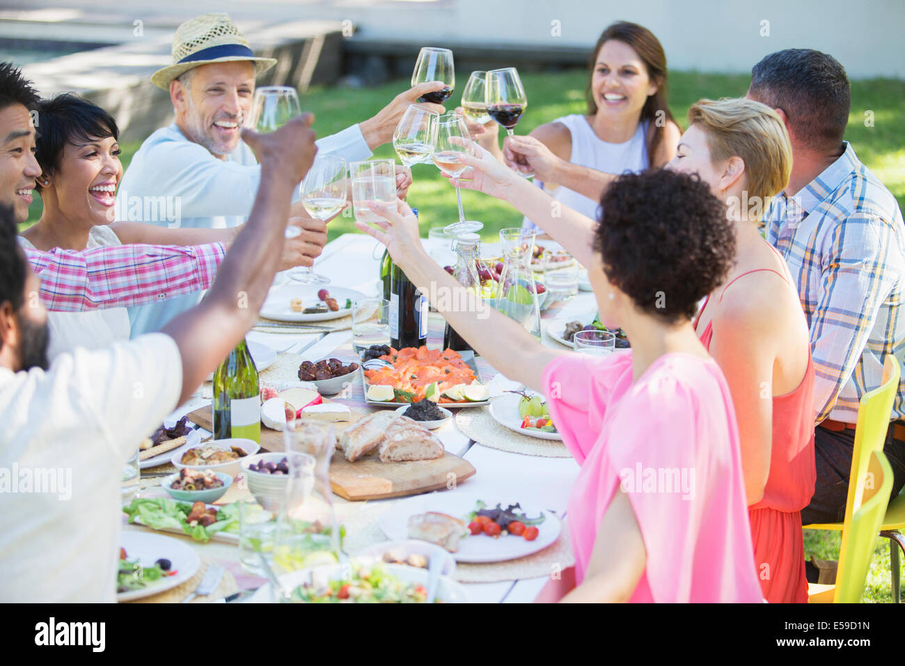 Toasting hi-res stock photography and images - Alamy