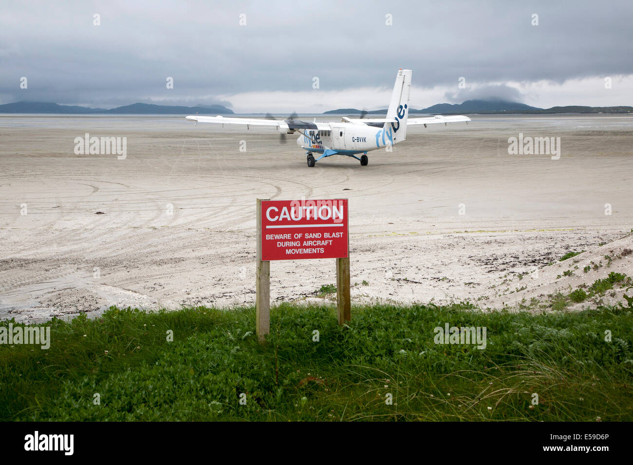 Barra airport scotland hi-res stock photography and images - Alamy