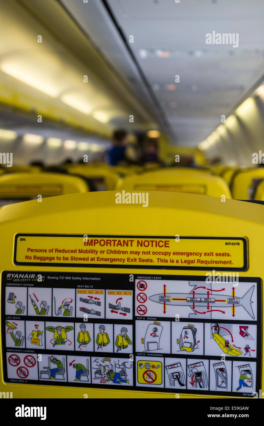 Ryanair Boeing 737-800 cabin interior Stock Photo - Alamy