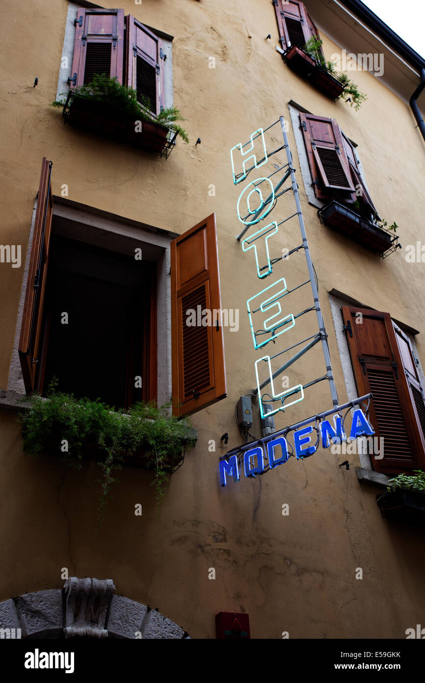 Limone sign hi-res stock photography and images - Alamy