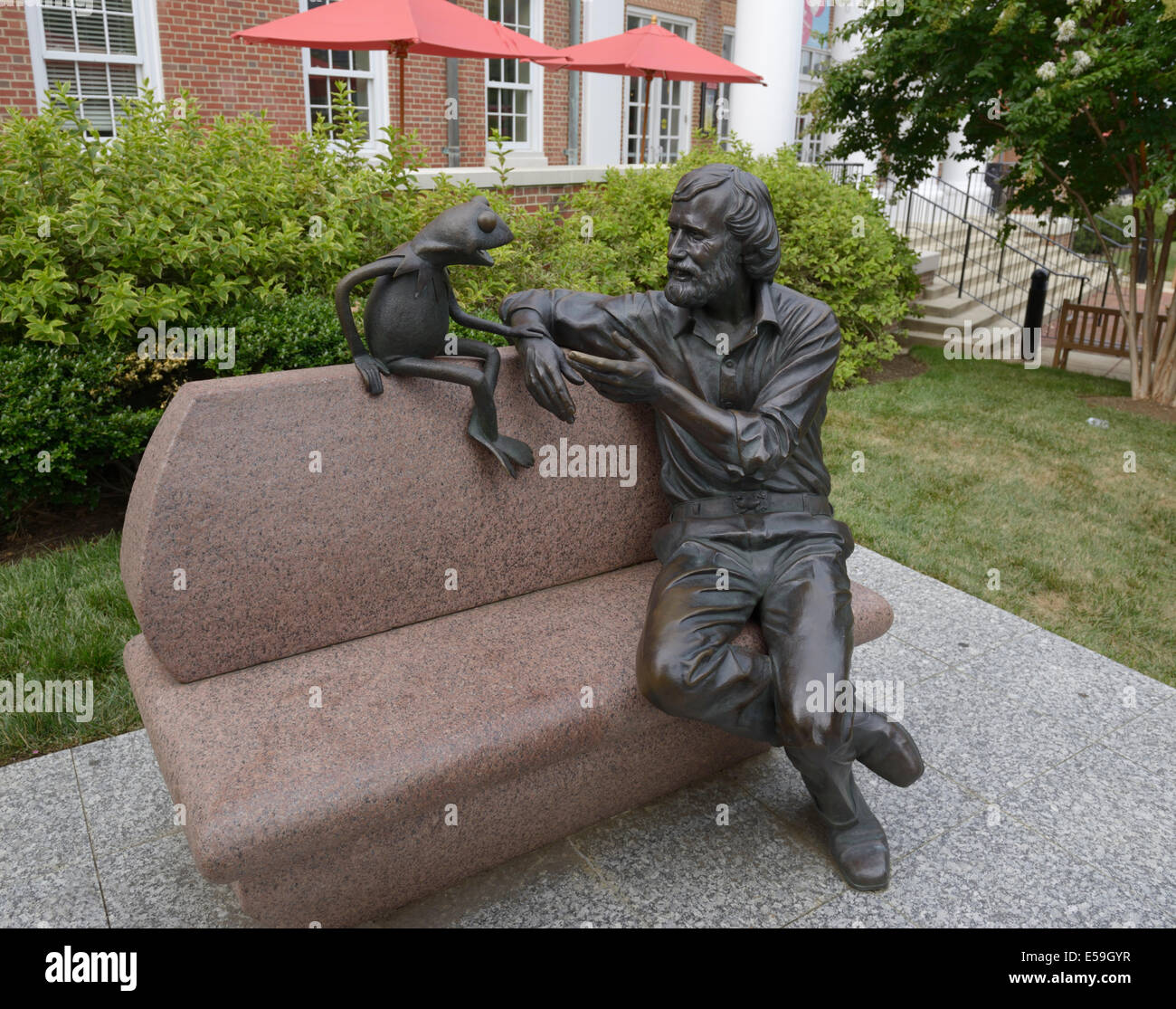 Bronze statue of Jim Henson and Kermit, University of Maryland, College ...