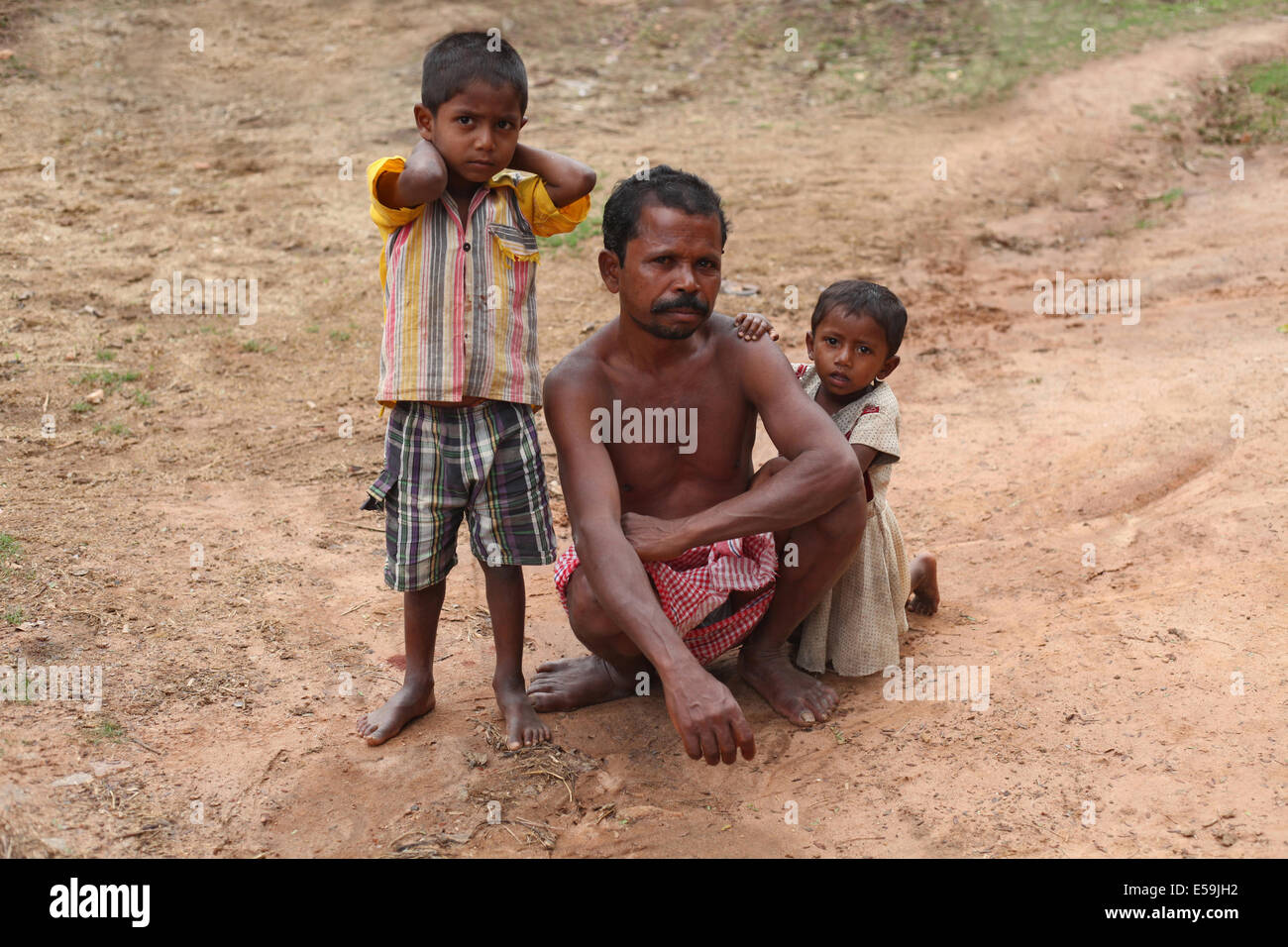 A father and children. Bison Horn Maria tribe, Datalpara, Gamawada ...