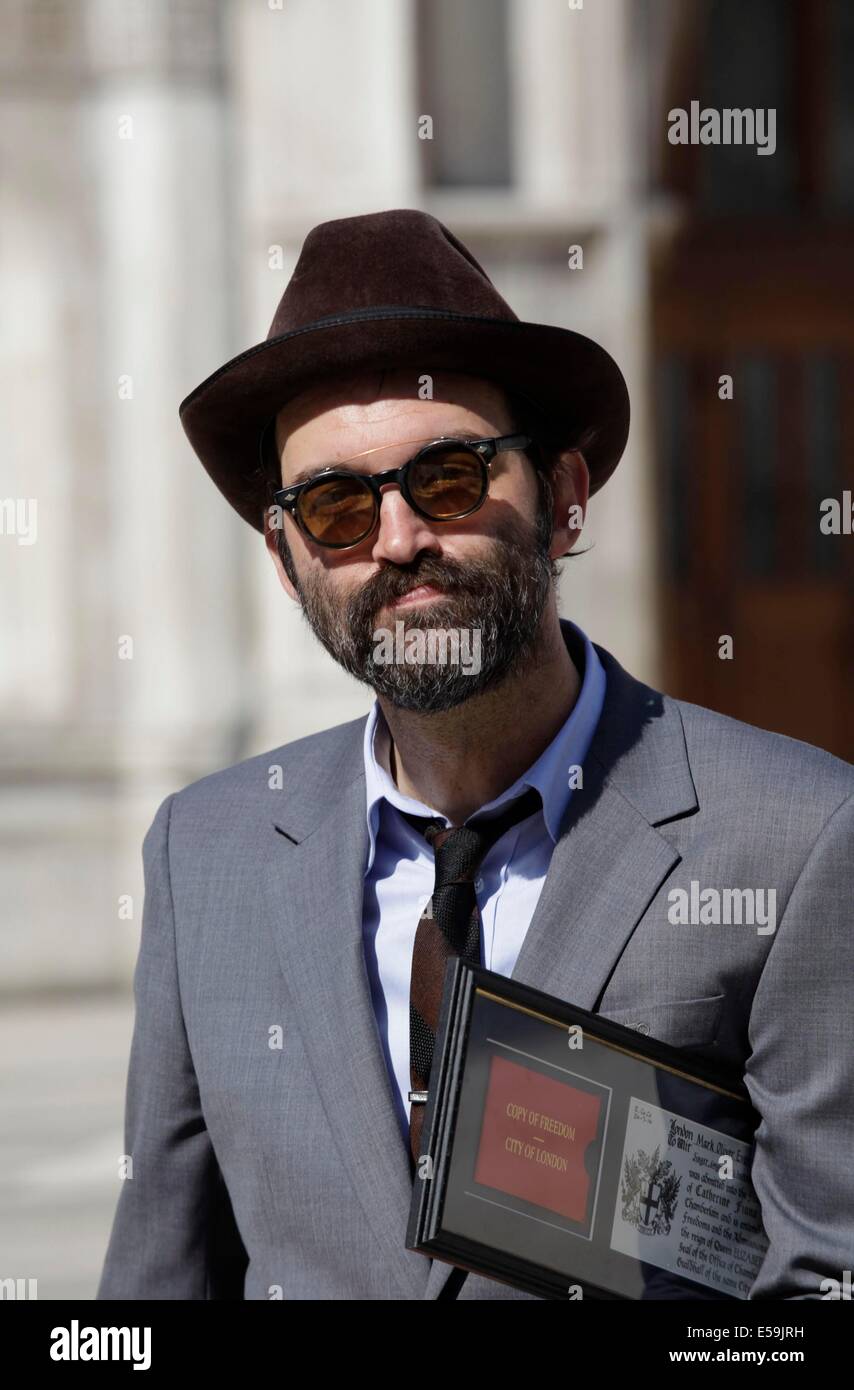 Frontman mark oliver everett hi-res stock photography and images - Alamy