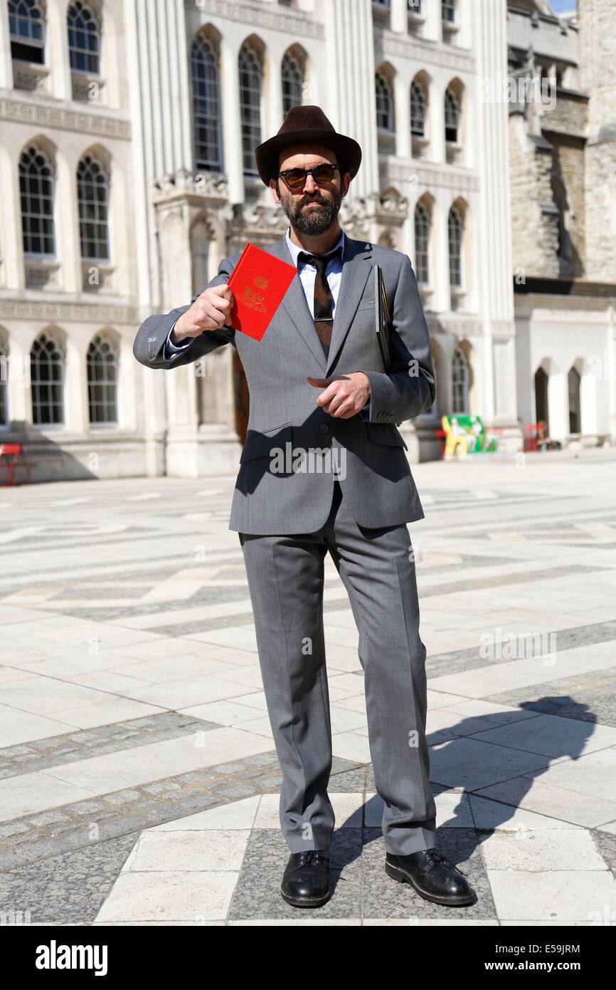 Frontman mark oliver everett hi-res stock photography and images - Alamy