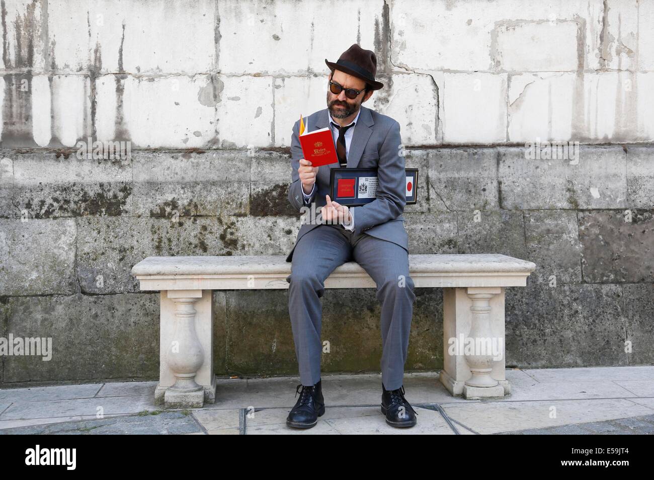 Mark everett hi-res stock photography and images - Alamy