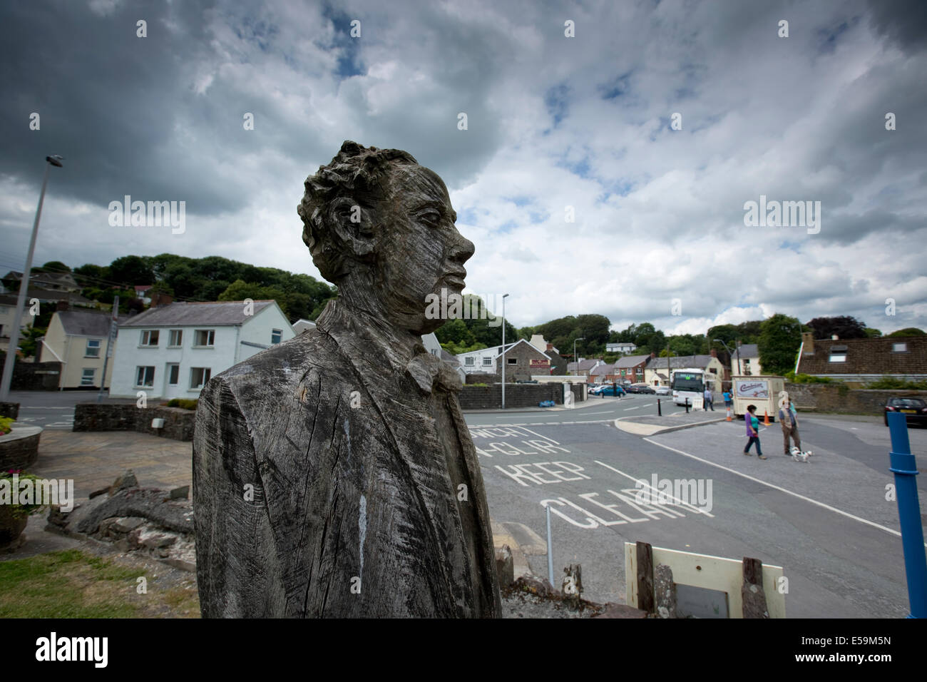 Sculpture of Welsh Poet Dylan Thomas in Laugharne, Wales Stock Photo ...