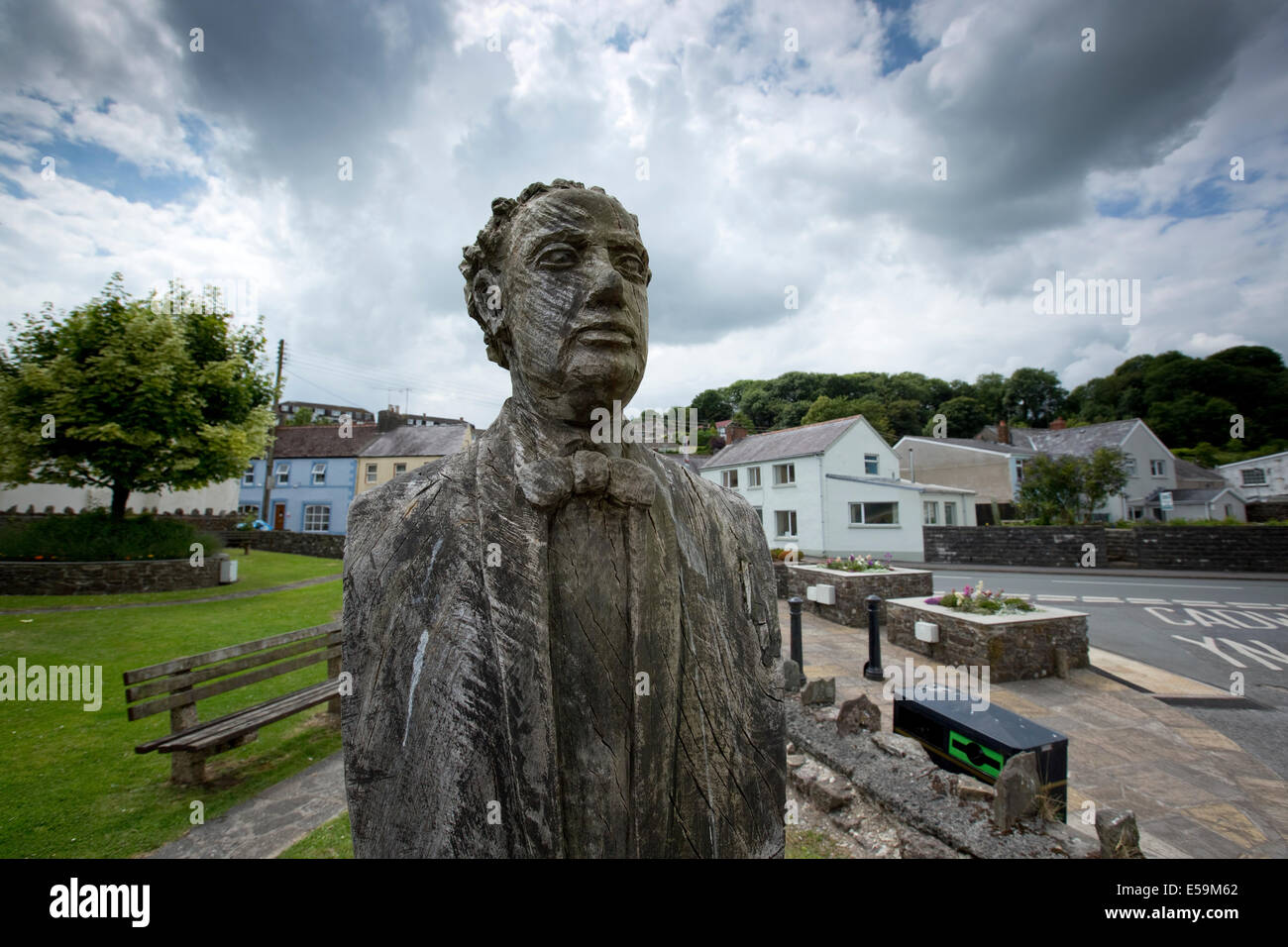 Sculpture of Welsh Poet Dylan Thomas in Laugharne, Wales Stock Photo ...