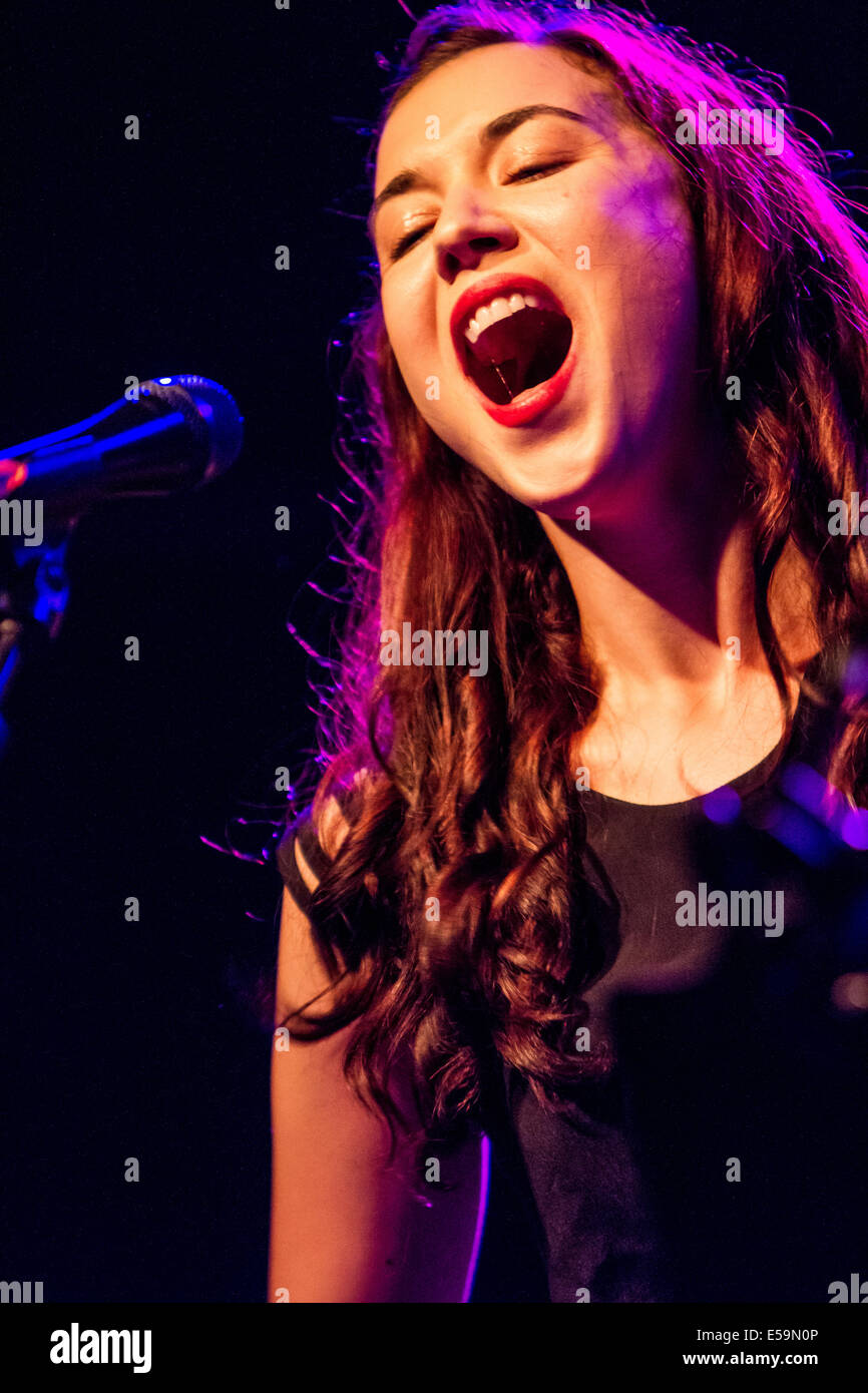 Lisa hannigan milan hi-res stock photography and images - Alamy