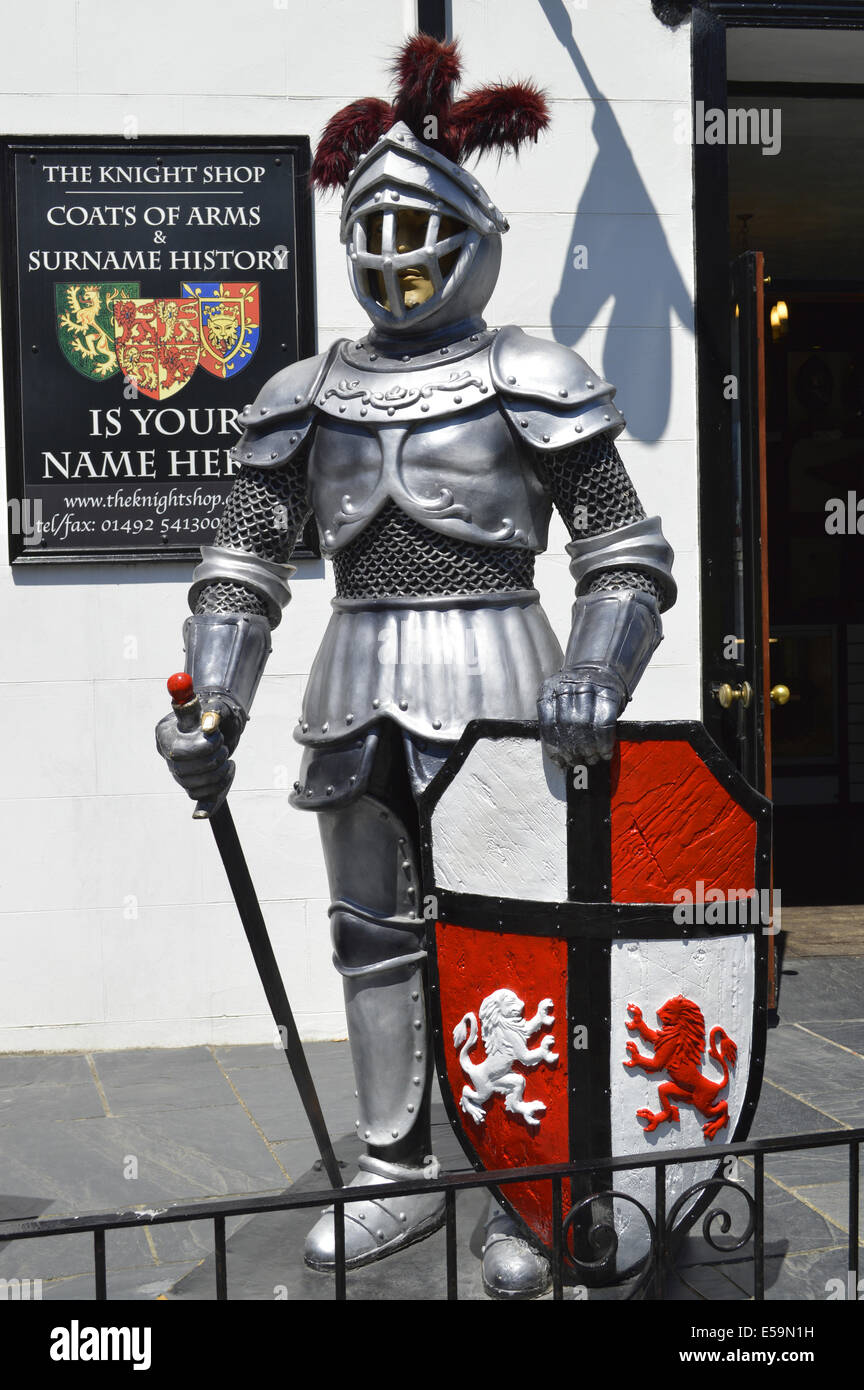 Knight in armour Stock Photo - Alamy