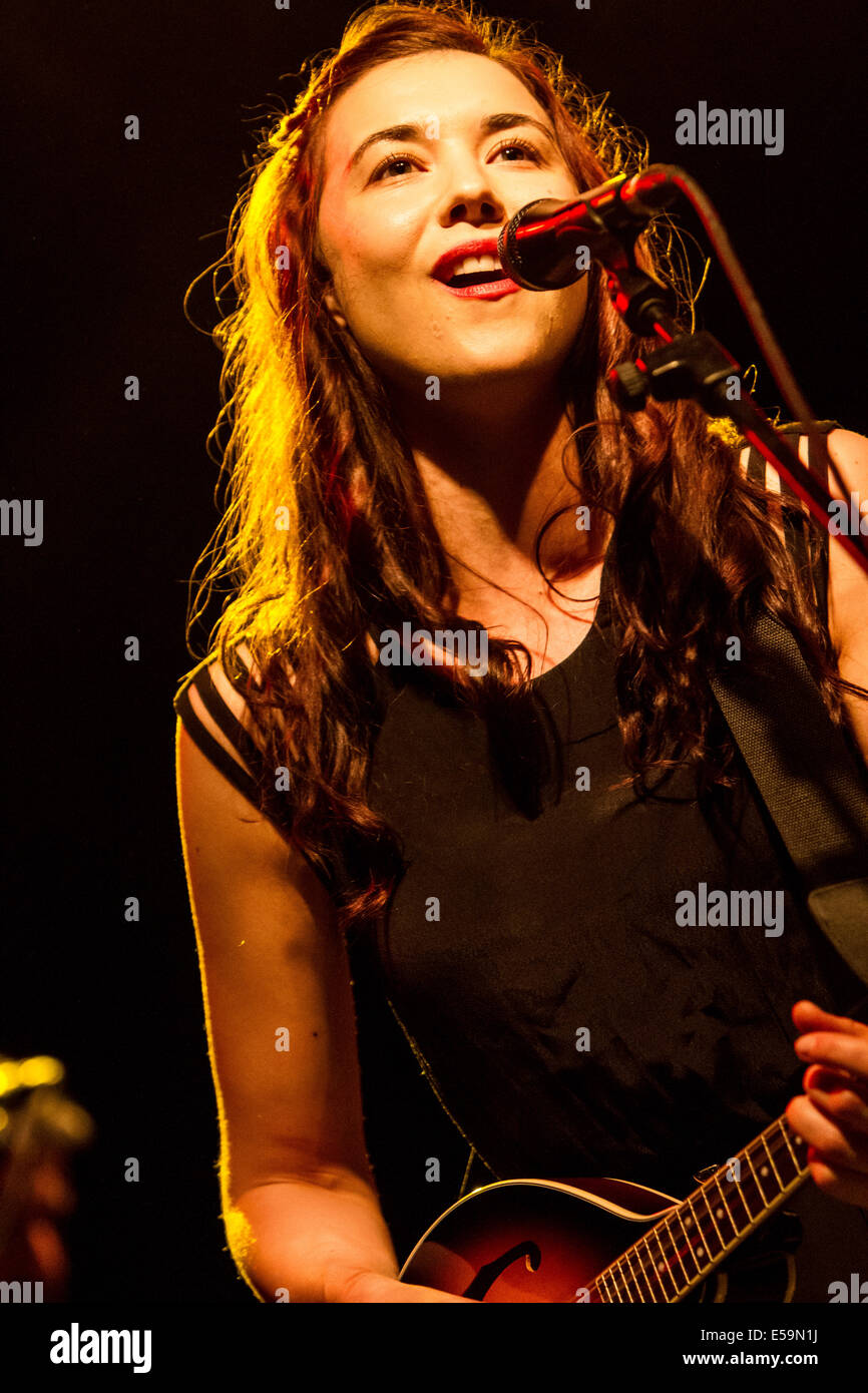 Lisa hannigan show hi-res stock photography and images - Alamy