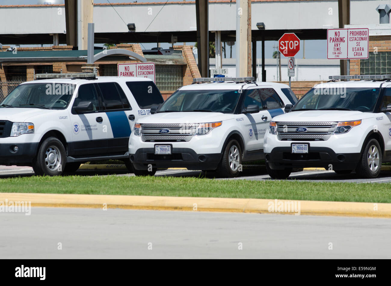 McAllen, Texas, USA. 13th July, 2014. McAllen/Hidalgo Border Crossing ...