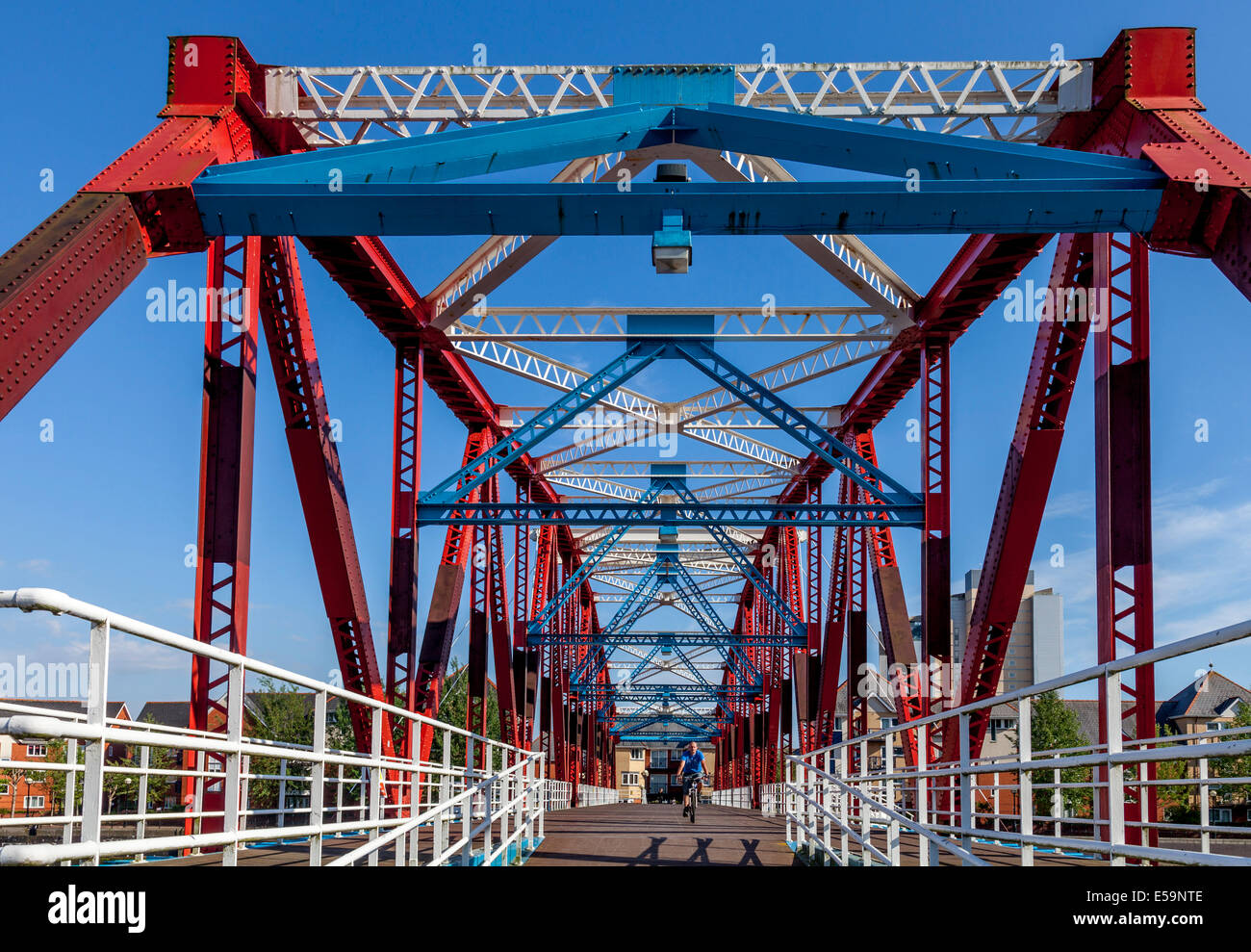 Iron footbridge hi-res stock photography and images - Alamy