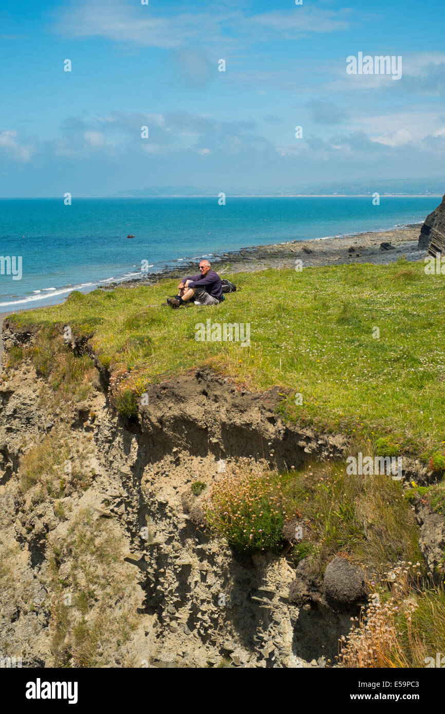 Clouds pathway coast walking exercise hi-res stock photography and ...