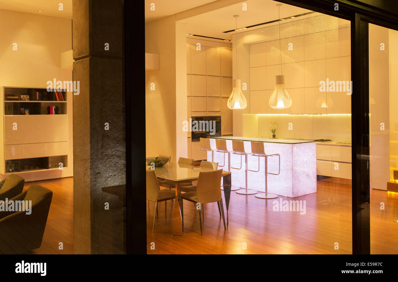 Kitchen dining area sliding hi-res stock photography and images - Alamy