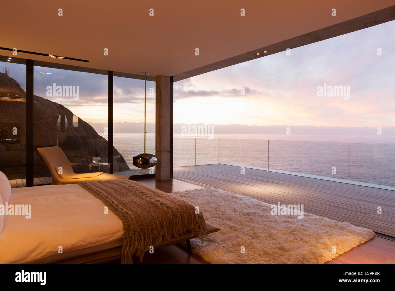 Bedroom overlooking ocean hi-res stock photography and images - Alamy