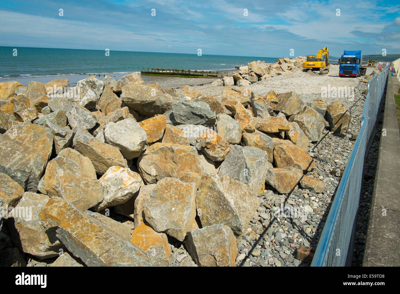 Borth sea defences wales hi-res stock photography and images - Alamy