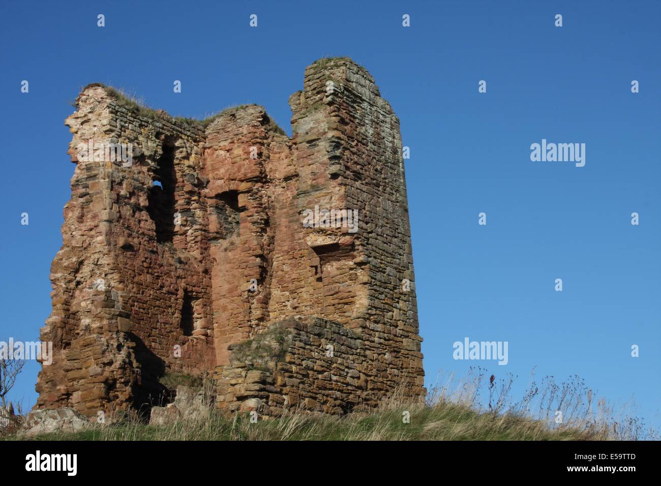 Seafield castle, Kirkcaldy, on a sunny day Stock Photo - Alamy